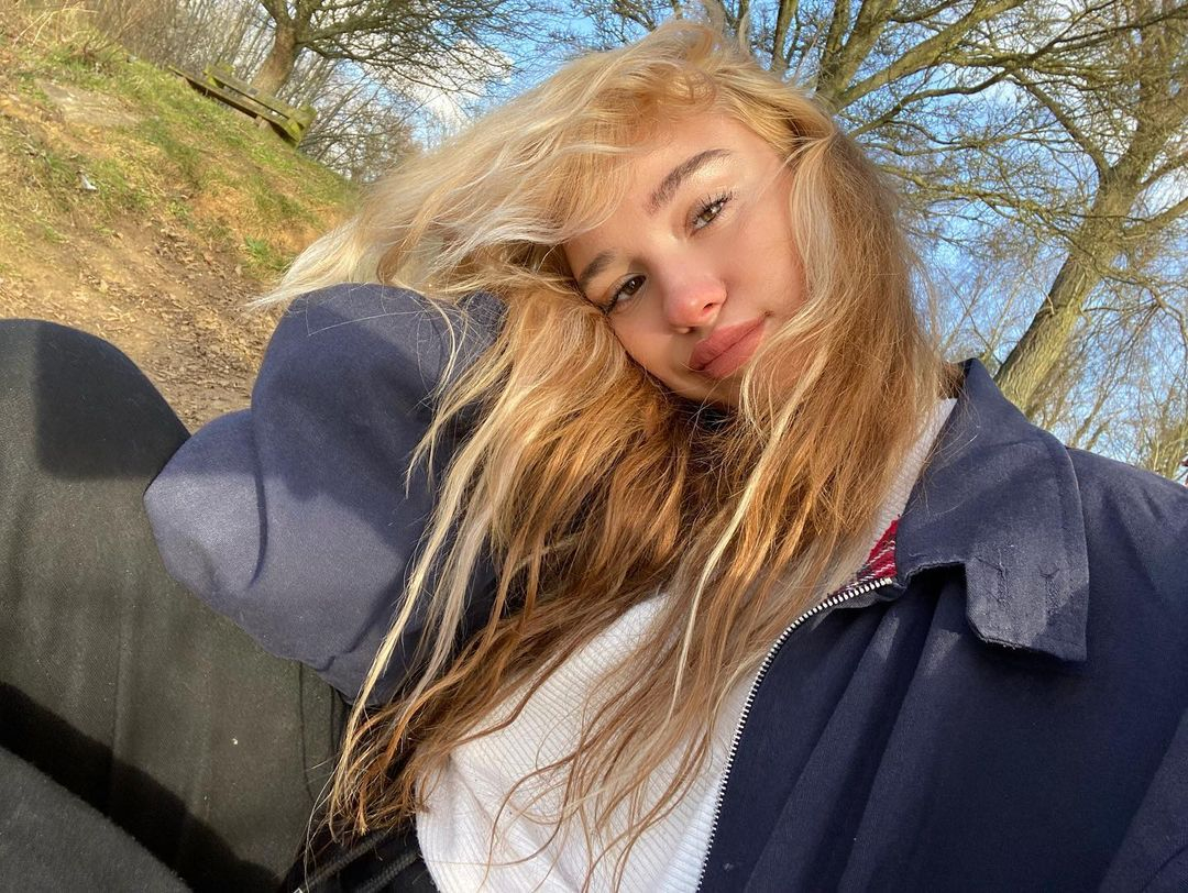 Picture of Emma Louise Webb