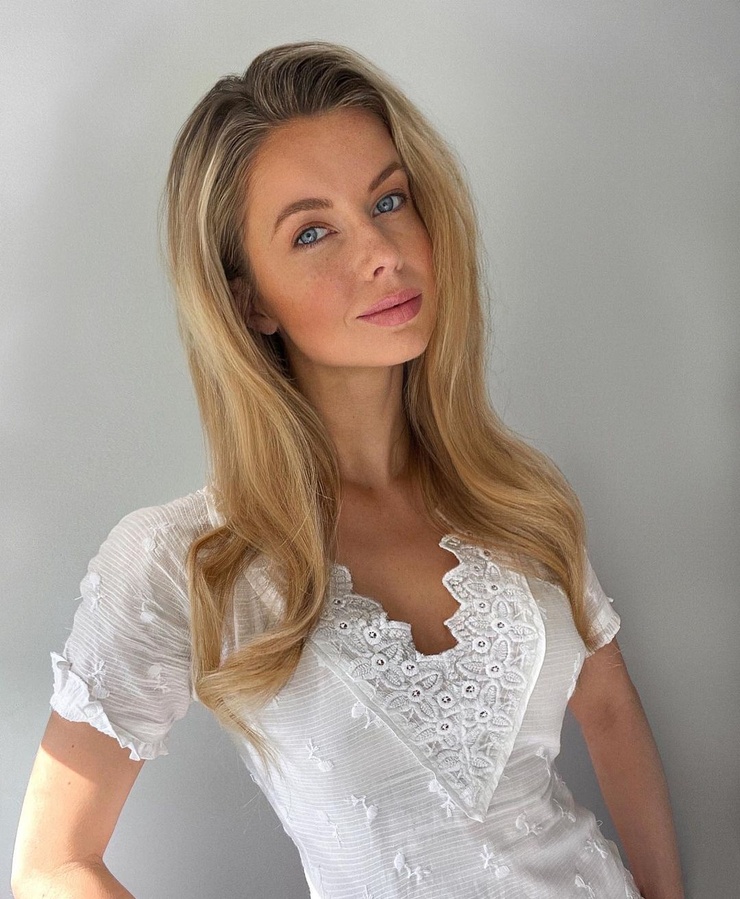 Louisa Warwick image