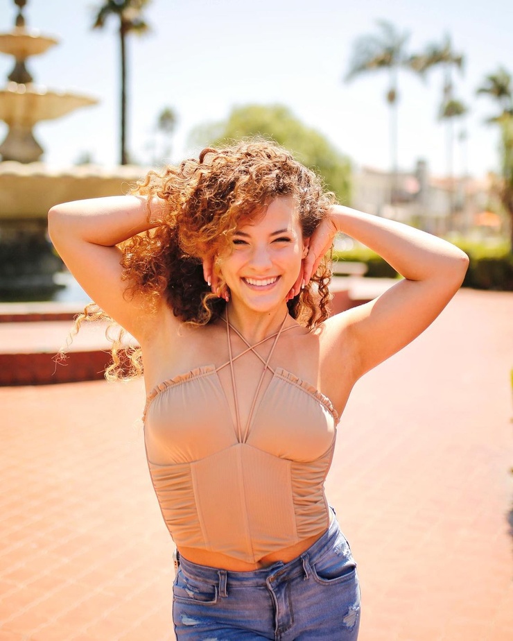 Picture of Sofie Dossi