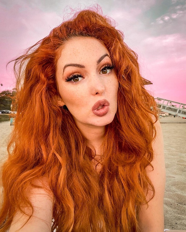 Picture of Nicole Simone