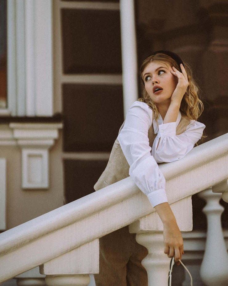 Picture of Luna (model)