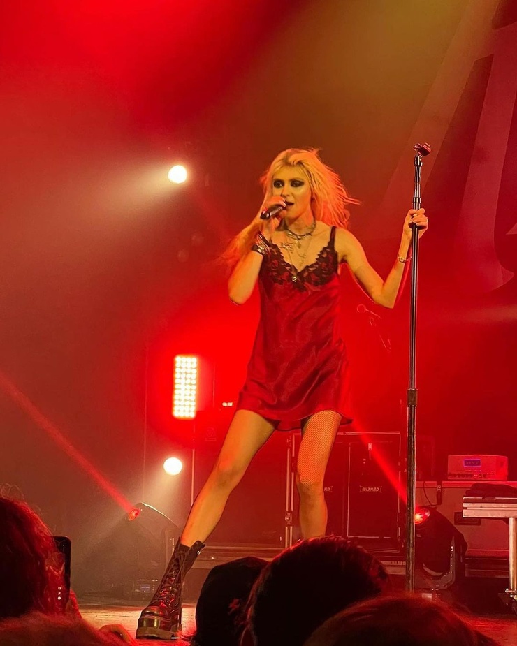 Picture of Taylor Momsen