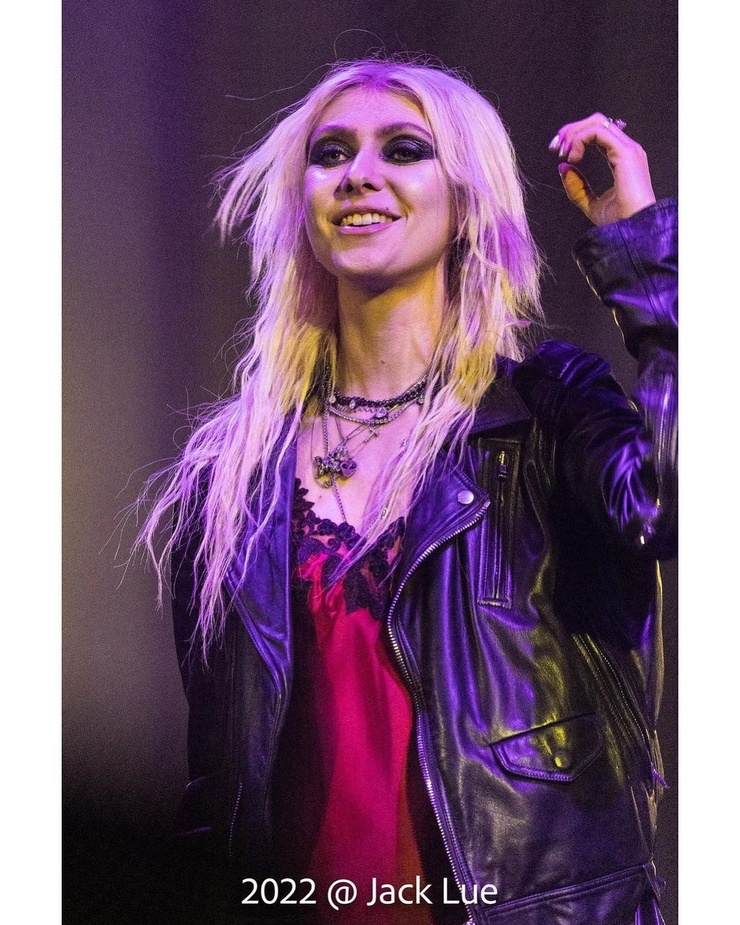 Picture of Taylor Momsen