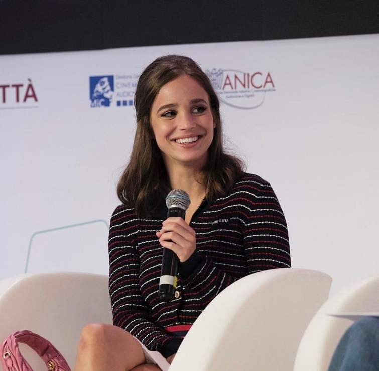 Picture of Alba Baptista