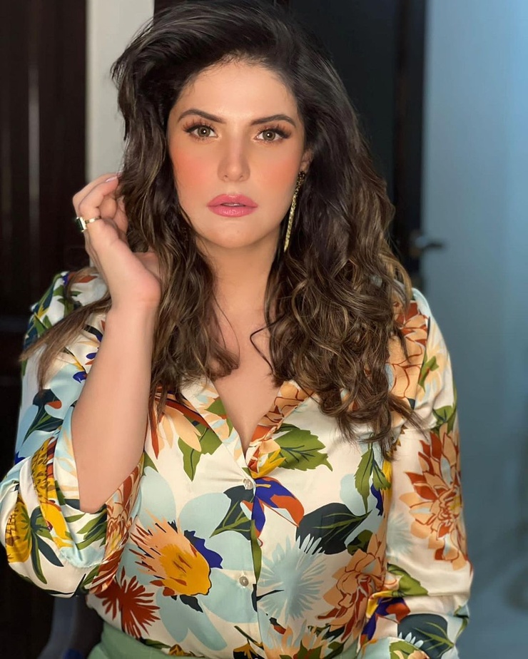 Image of Zarine Khan