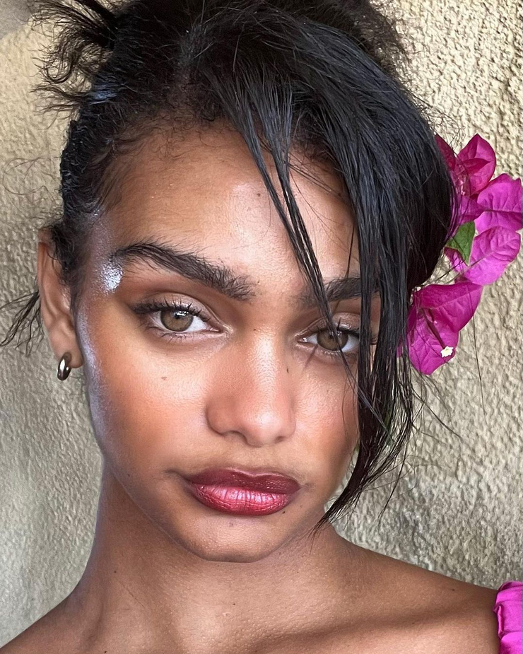 Picture of Ashleigh Baugh