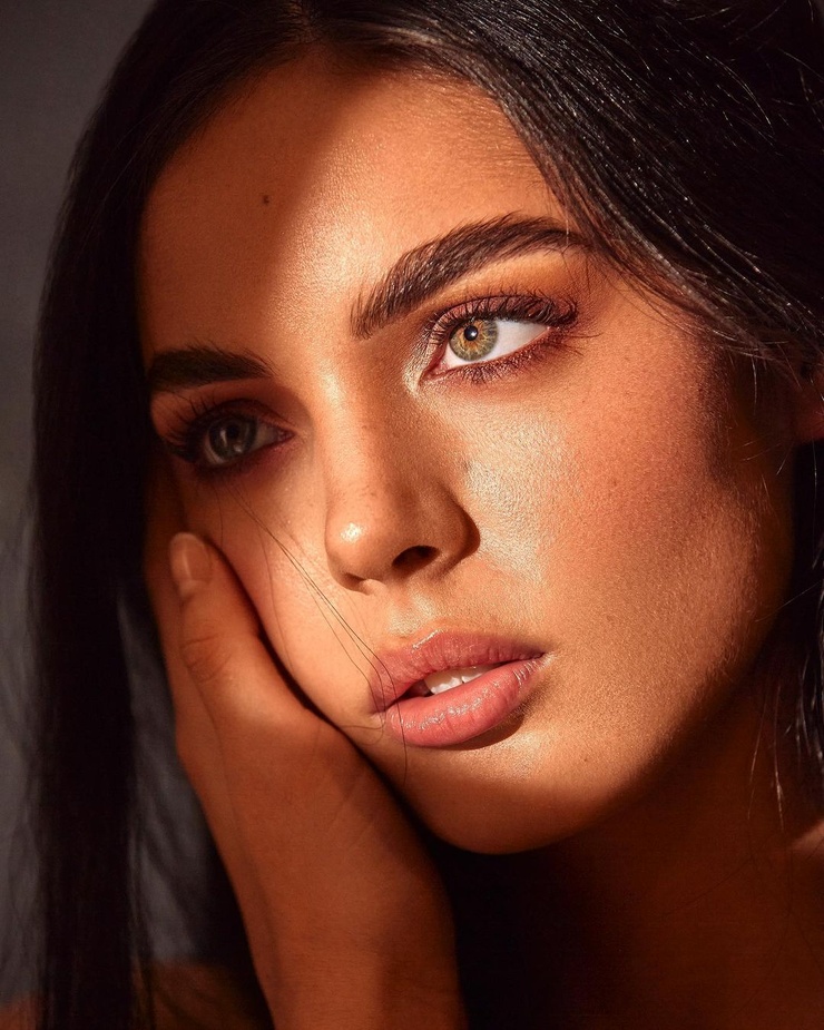 Amanda Monturiol picture