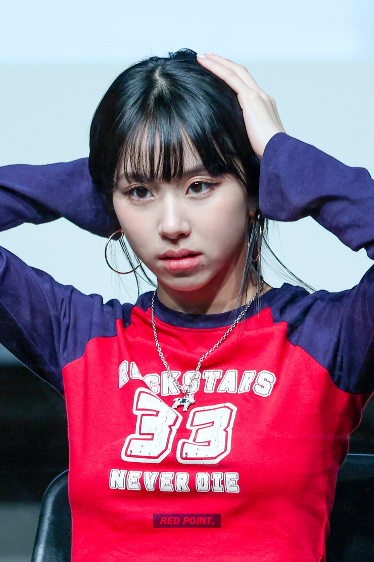 Image of Son Chae Young