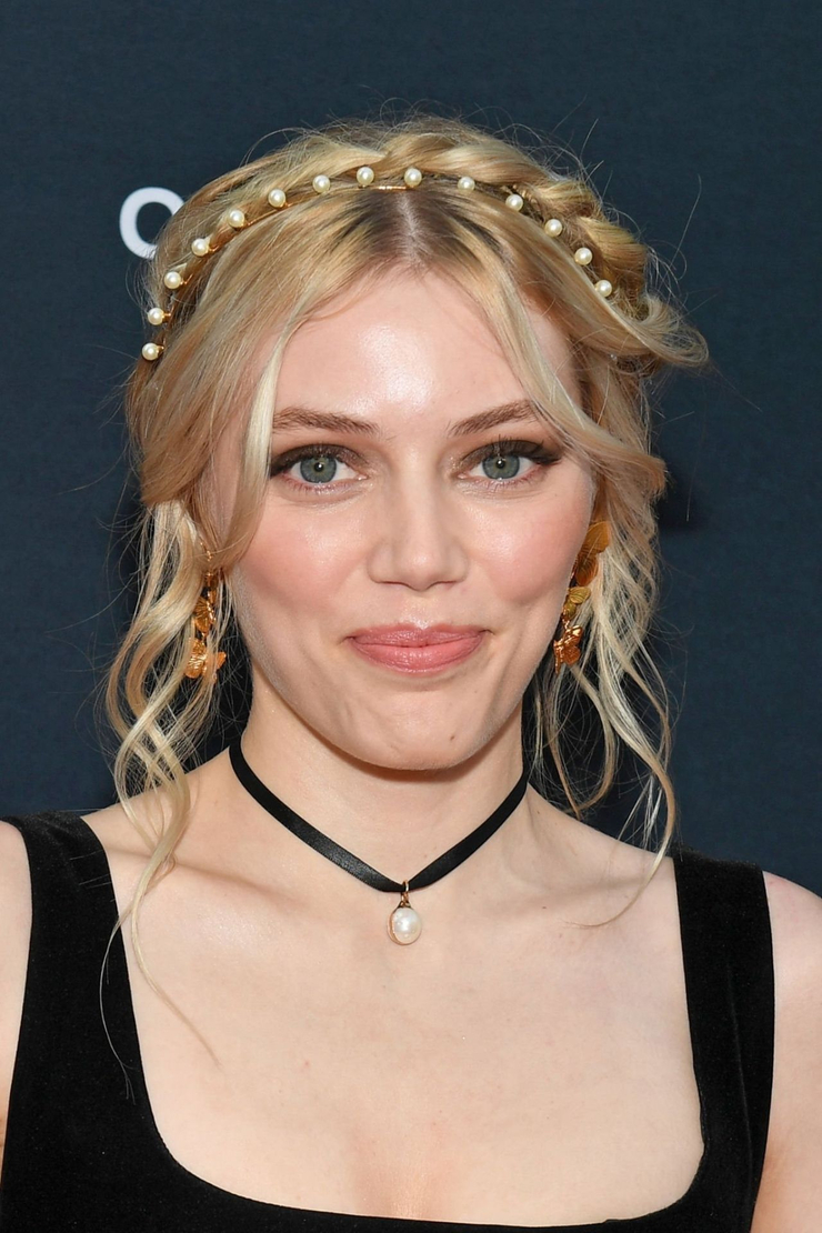 Grace Van Dien picture