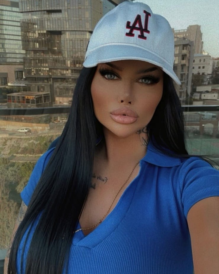 Picture of Enise Sude