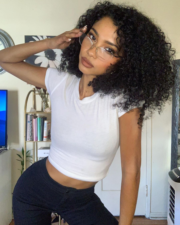 Makaela Heard picture