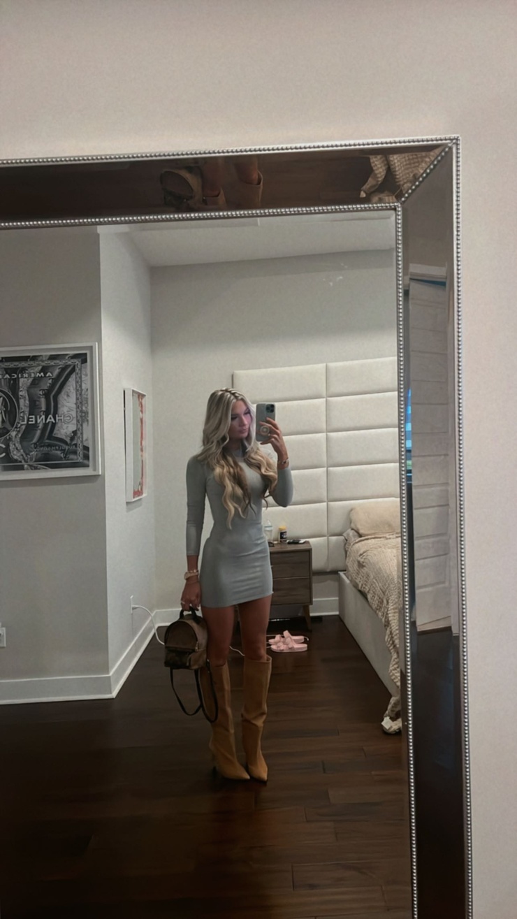 Picture of Alexa Collins