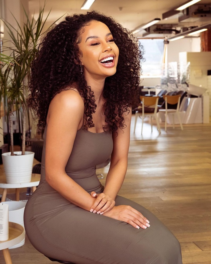 Picture of Nakita Johnson