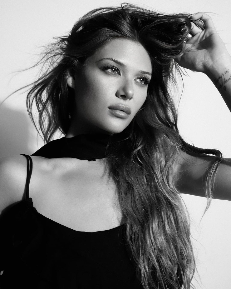 Picture of Victoria Lamas