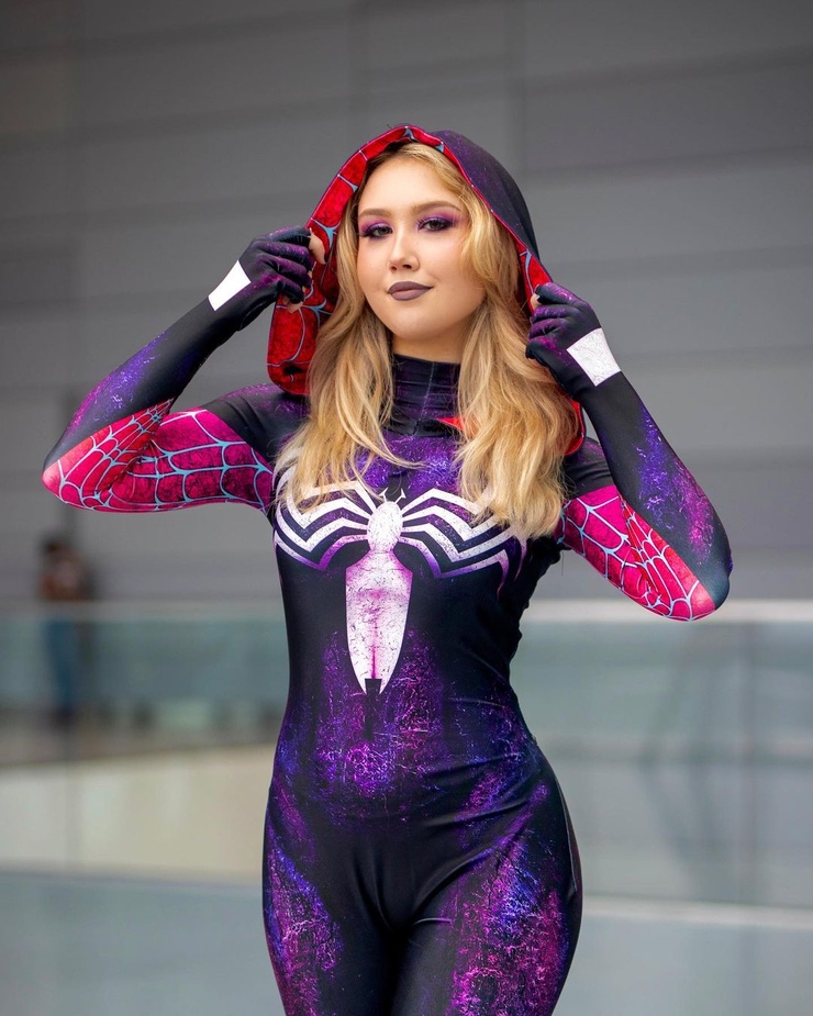 Image of Elena Strikes