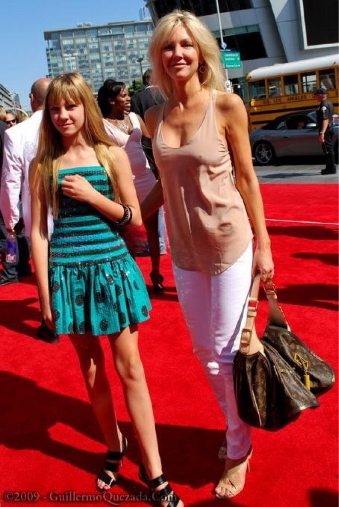 Picture of Ava Sambora