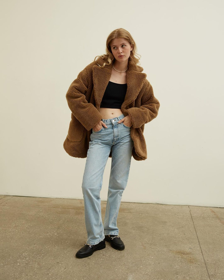 Picture of Luna (model)