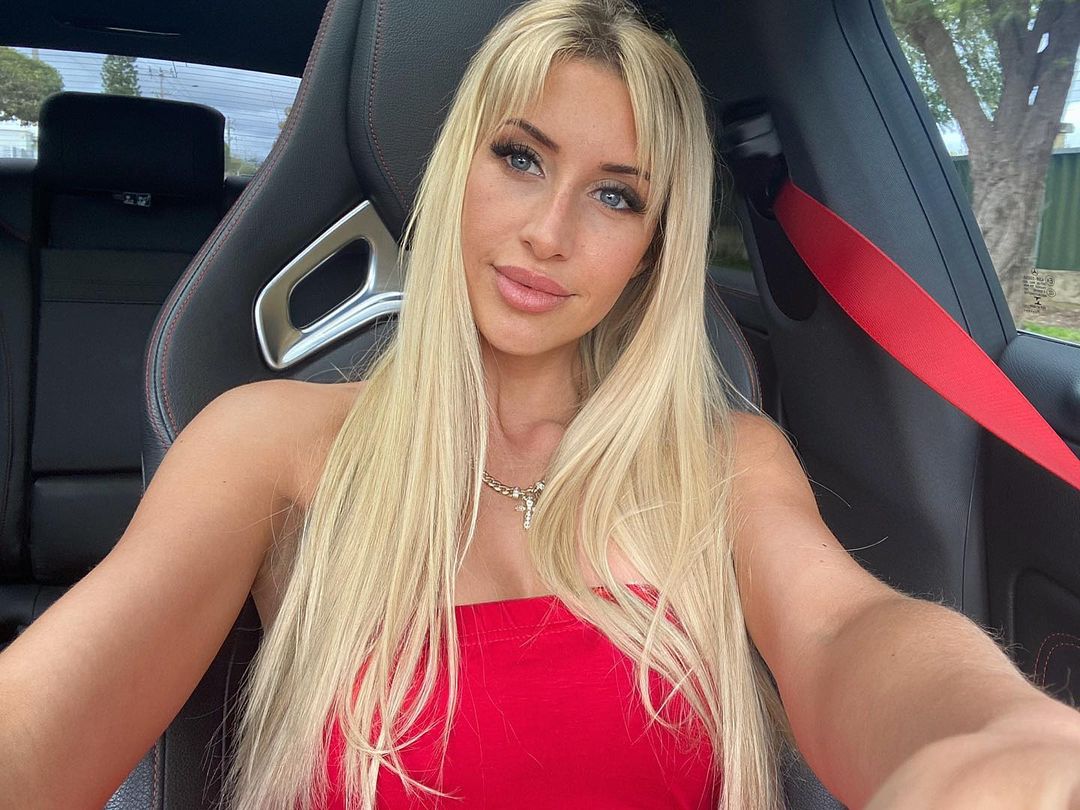 Sarah Taylor picture