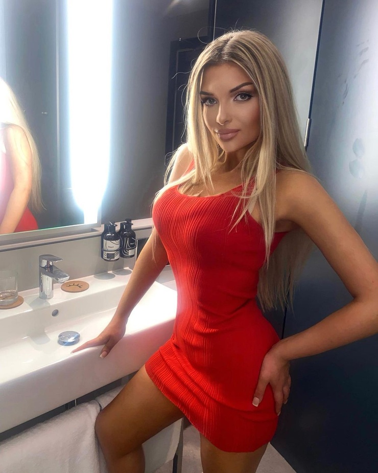picture-of-holly-tia