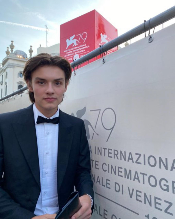 Picture of Louis Partridge