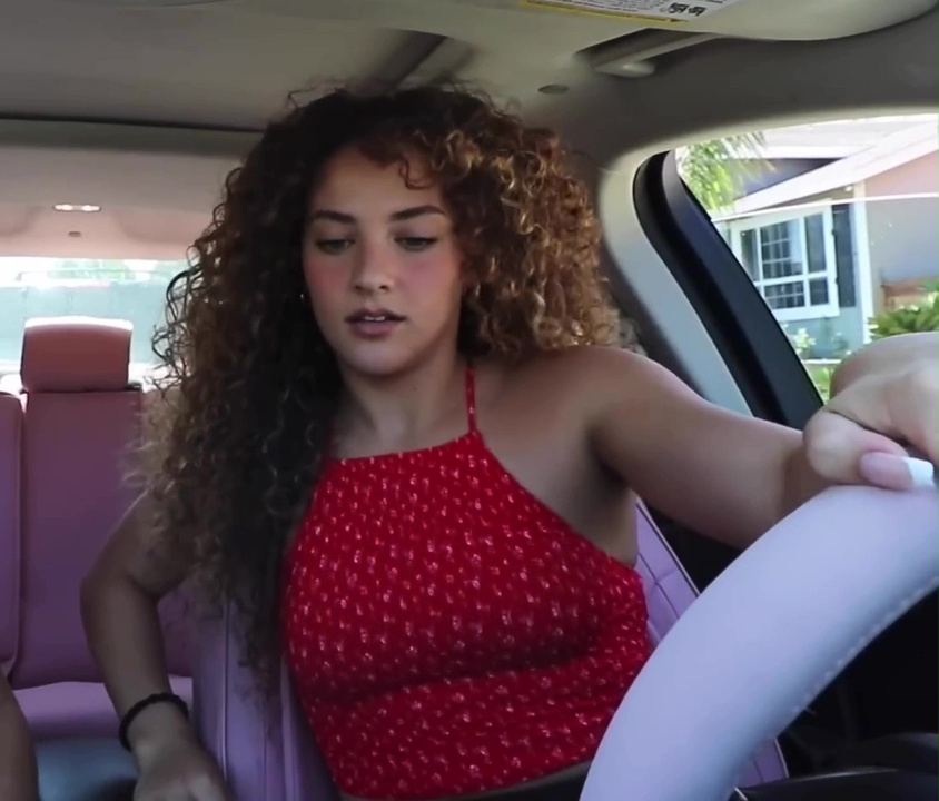 Image of Sofie Dossi