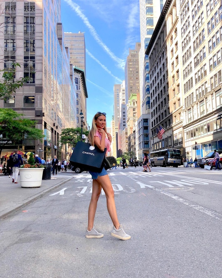 Janine Wiggert image