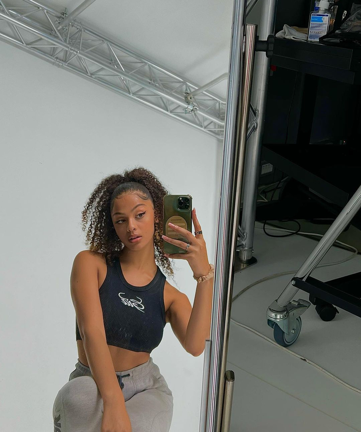 Picture of Mia Myers