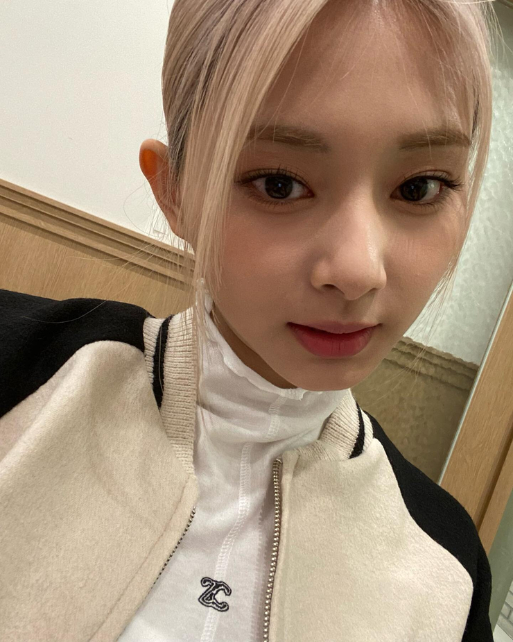 Picture of Chou Tzu-yu (Tzuyu)