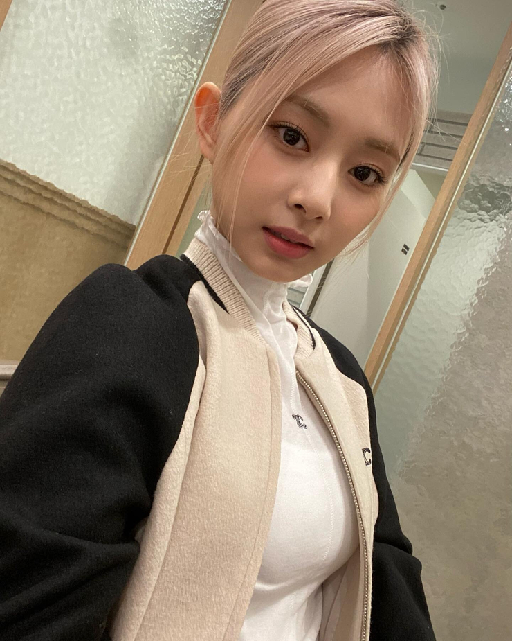 Picture of Chou Tzu-yu (Tzuyu)