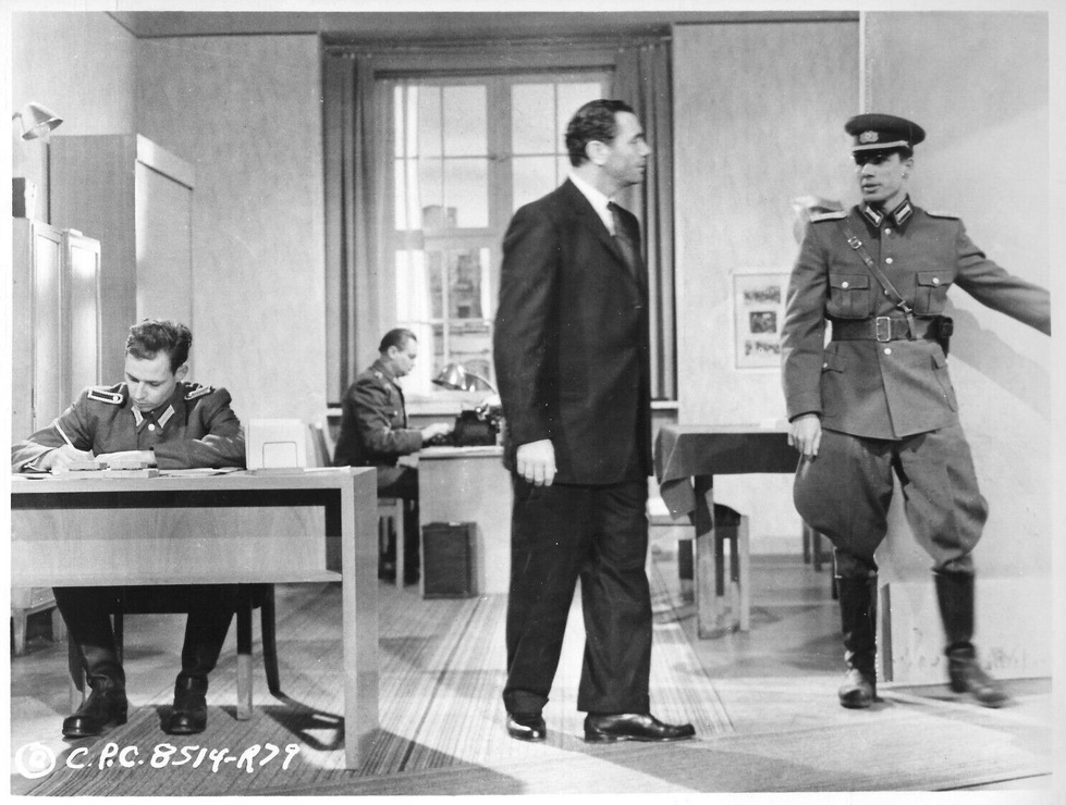 Picture of Man on a String (1960)