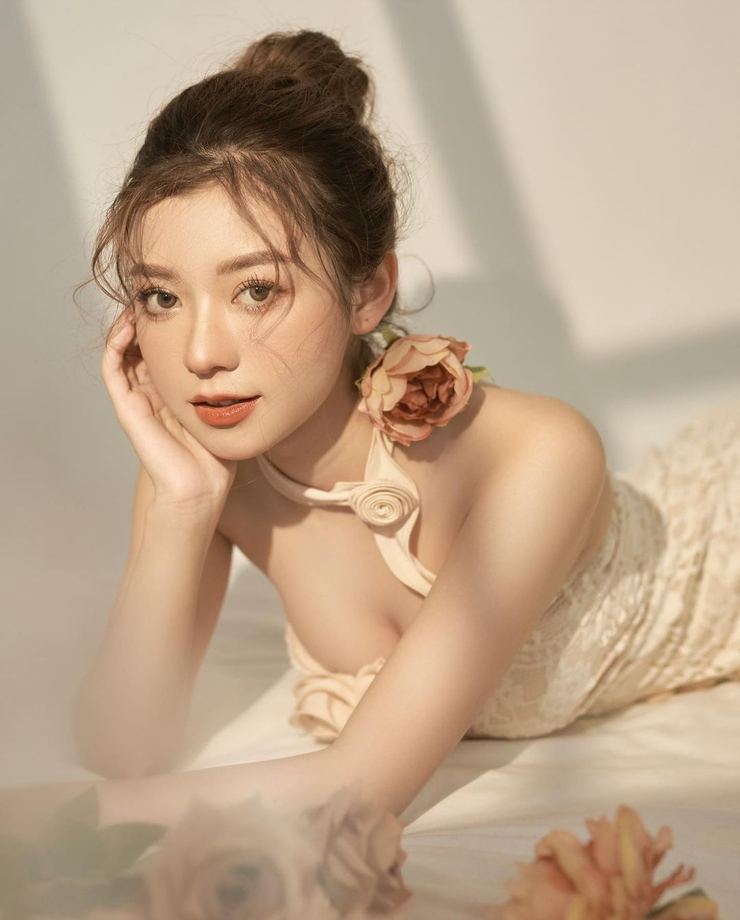 Trang Thu Tran image