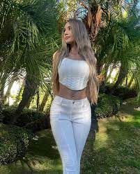 Image of Julia Dunaj