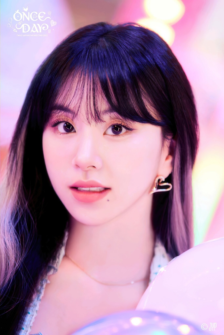 Picture of Son Chae Young