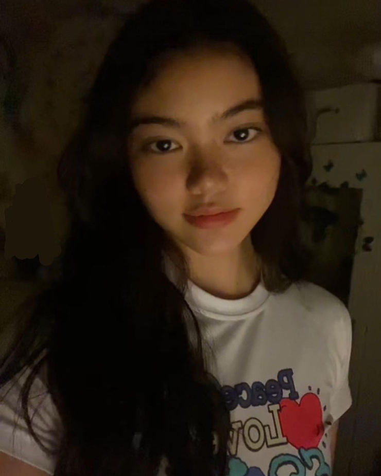 Picture of Yasmine Ee