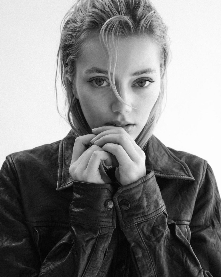 Grace Van Dien picture