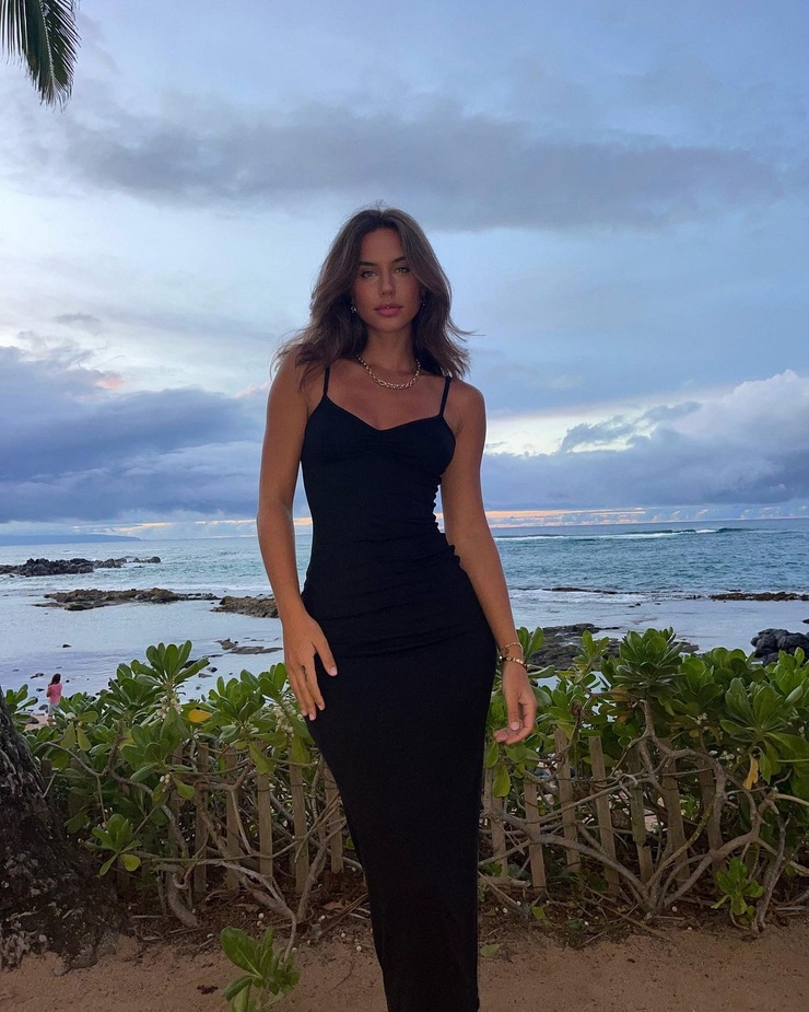 Picture of Brit Manuela (model)