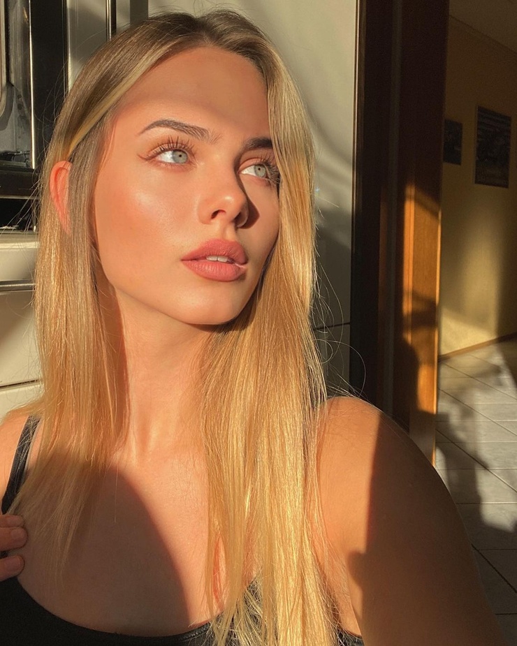 Picture of Sara Crumble