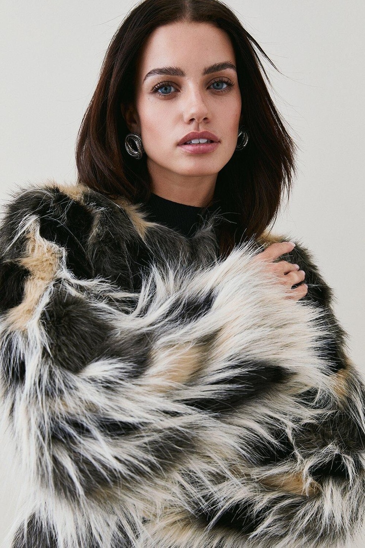 Elle Trowbridge image