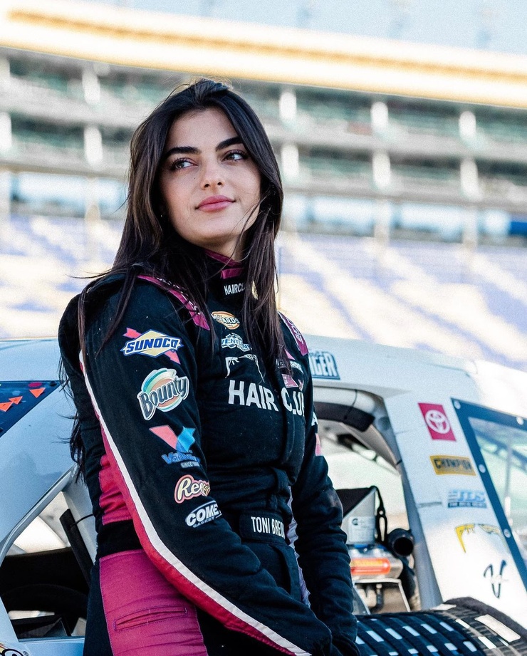 Picture of Toni Breidinger