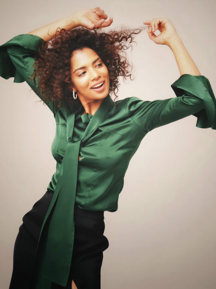 Picture of Naomy Zamra