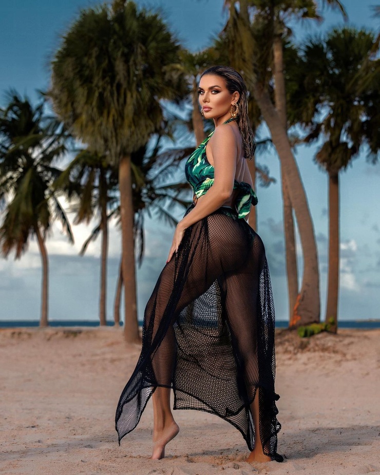 Anna Sedokova picture