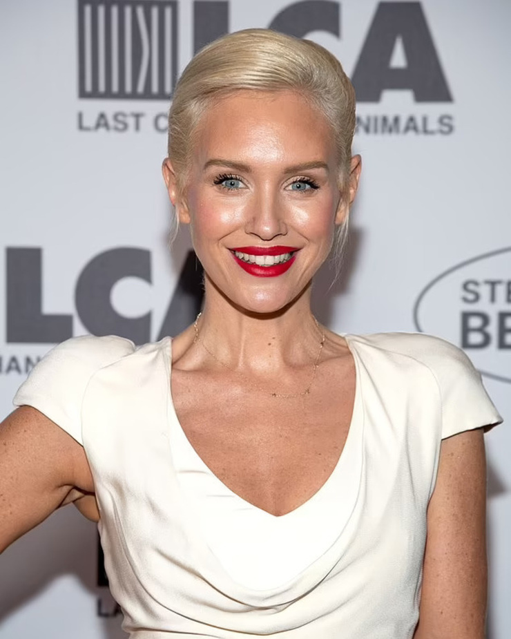 Picture of Nicky Whelan