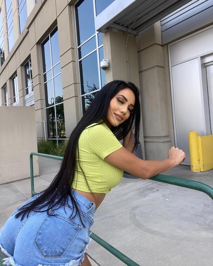 Image of Camila Jamilex