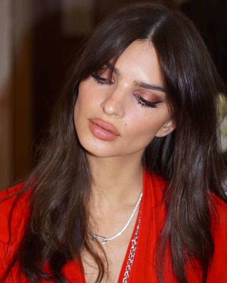 Picture of Emily Ratajkowski