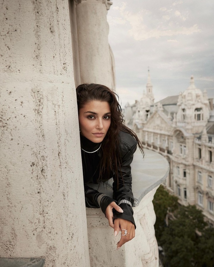 Picture of Hande Erçel