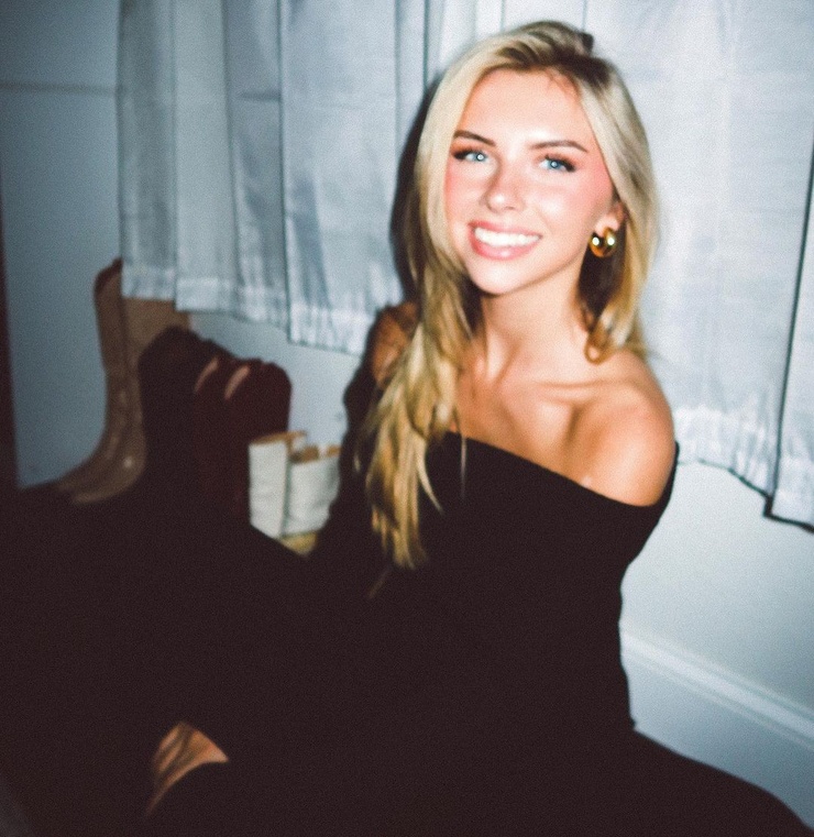 Courtney Antalek image