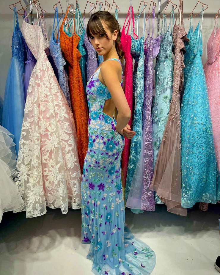 Picture of Bella Drew