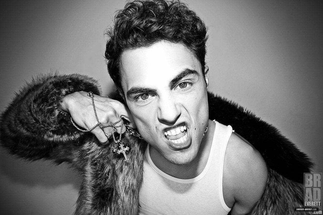 Picture of Darren Barnet