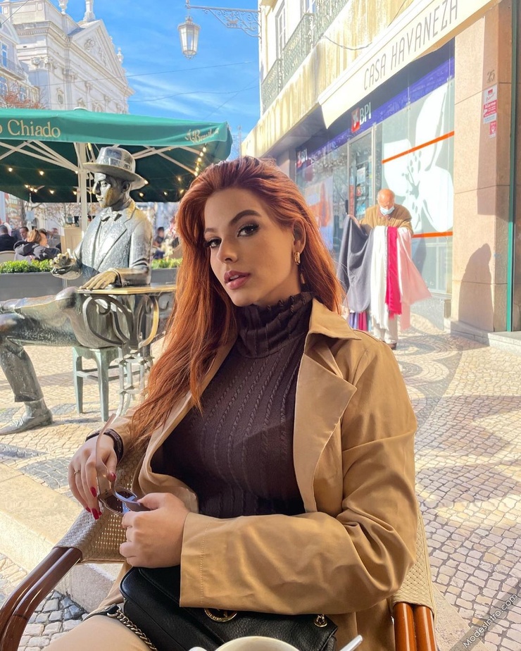 Image of Gabrielle Correa (model)