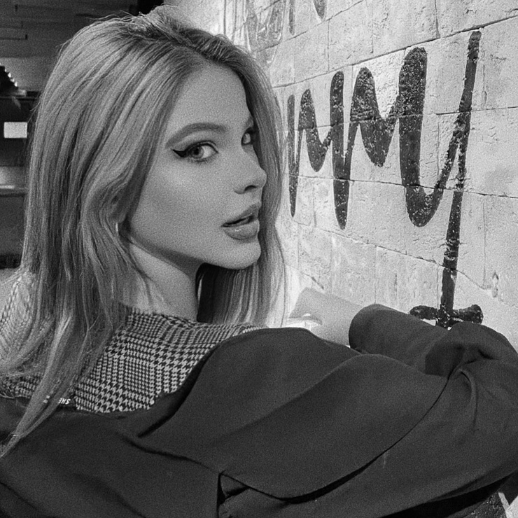 Picture of Gabrielle Correa (model)